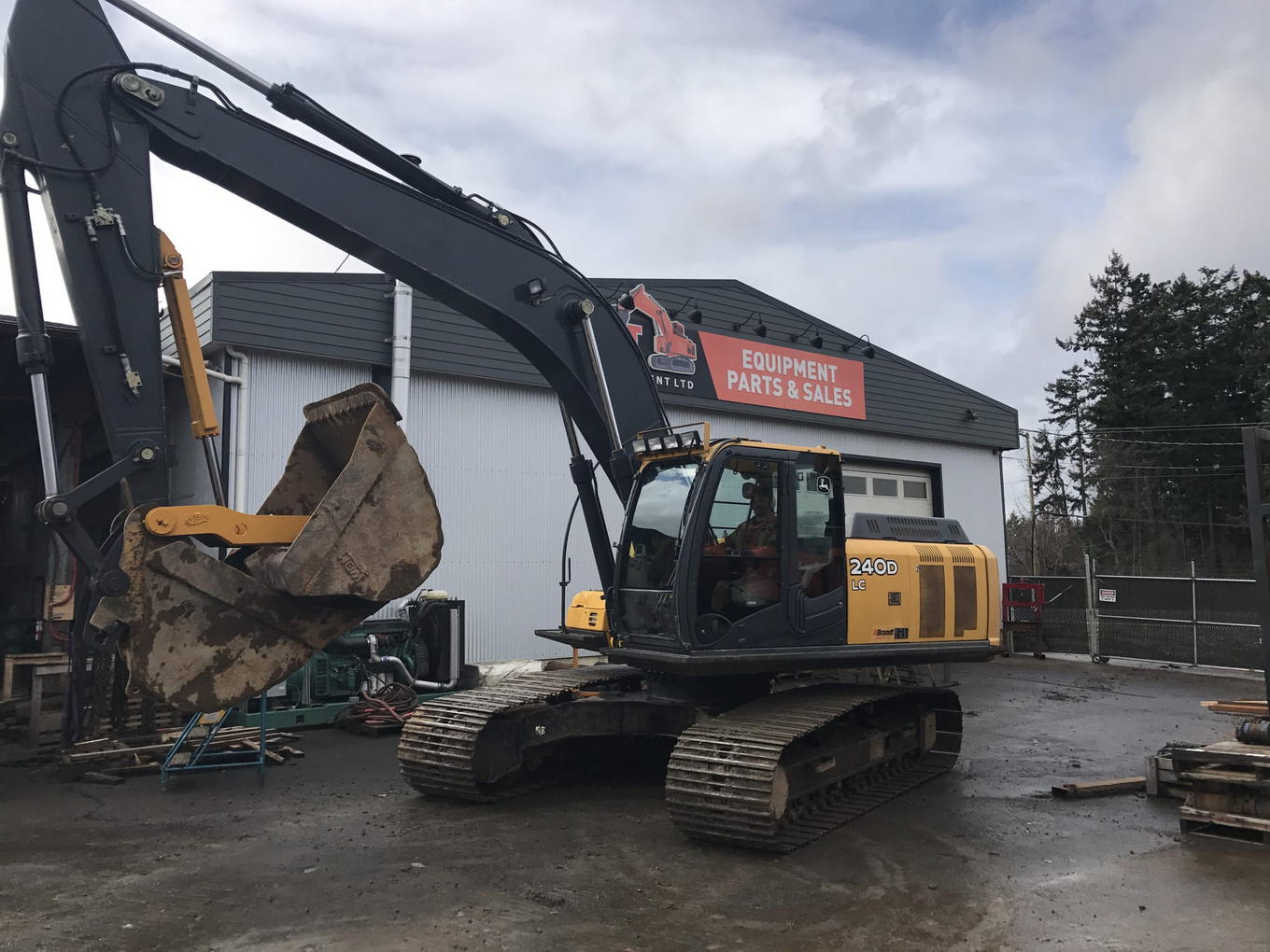 John Deere 240D LC Excavator | VI Equipment