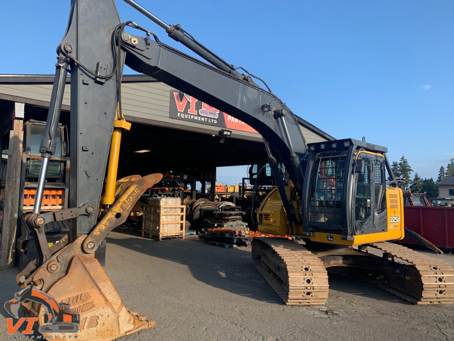 John Deere 225D LC Excavator | VI Equipment